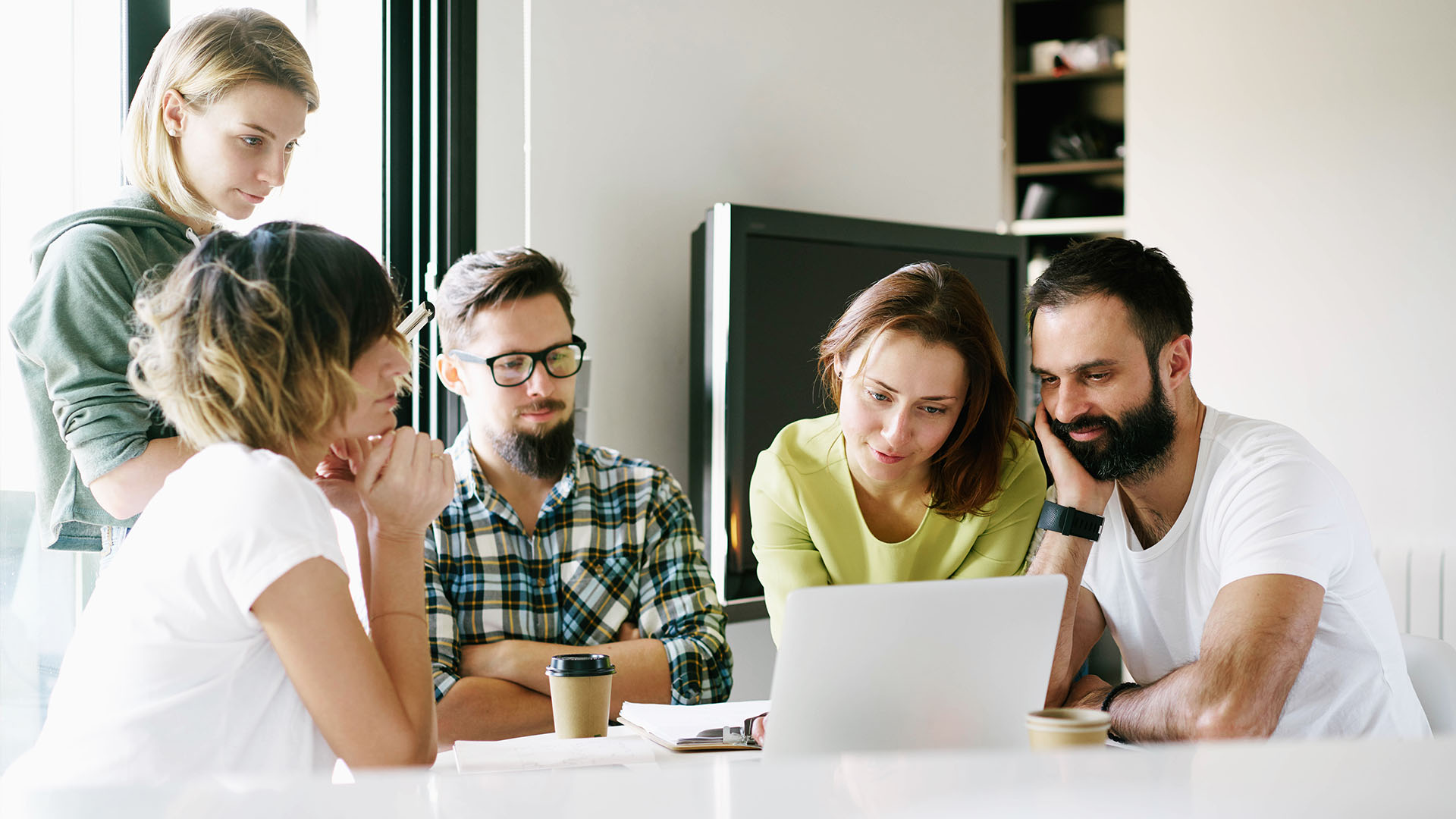 How to Build a Team of Freelancers Like a Pro - ProjectManager.com